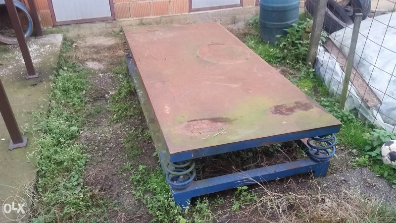 Vibro sto 2x1 m trofazni i kalupi za stubove - Vibro ploče i vibro ...