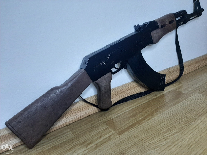 Puska metalna za igru kalasnjikov 72.cm puske - Igračke za dječake - OLX.ba