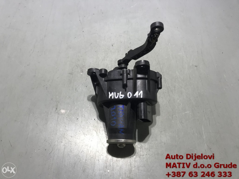 Motorić usisne grane VW Tiguan 2,0 TDI 2010 03L129086A - Usisne grane ...