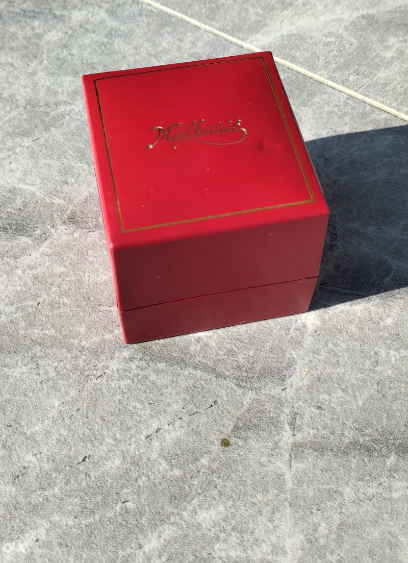Kutija za prsten Malbasic - Kutije za satove i nakit - OLX.ba