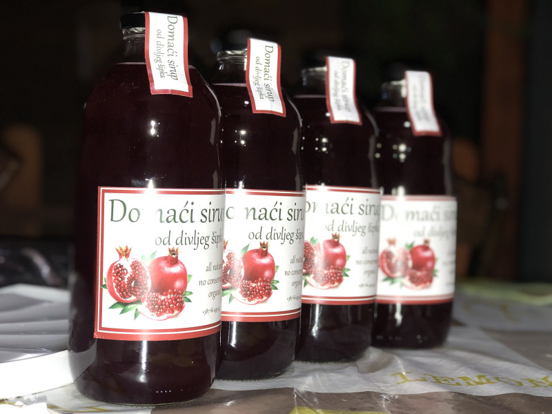 Divlji Hercegovacki Šipak ( Nar) sirup i maticni sok - Bezalkoholna ...
