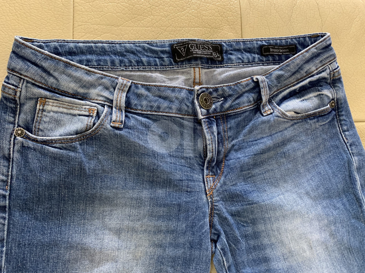 Ženske farmerke GUESS (Original) 28 - Pantalone/hlače za žene - OLX.ba