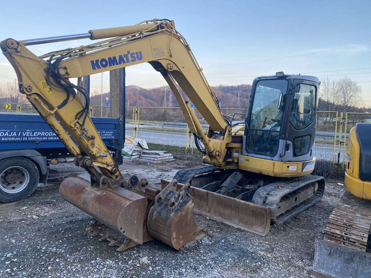Mini bager Komatsu - Bageri - OLX.ba