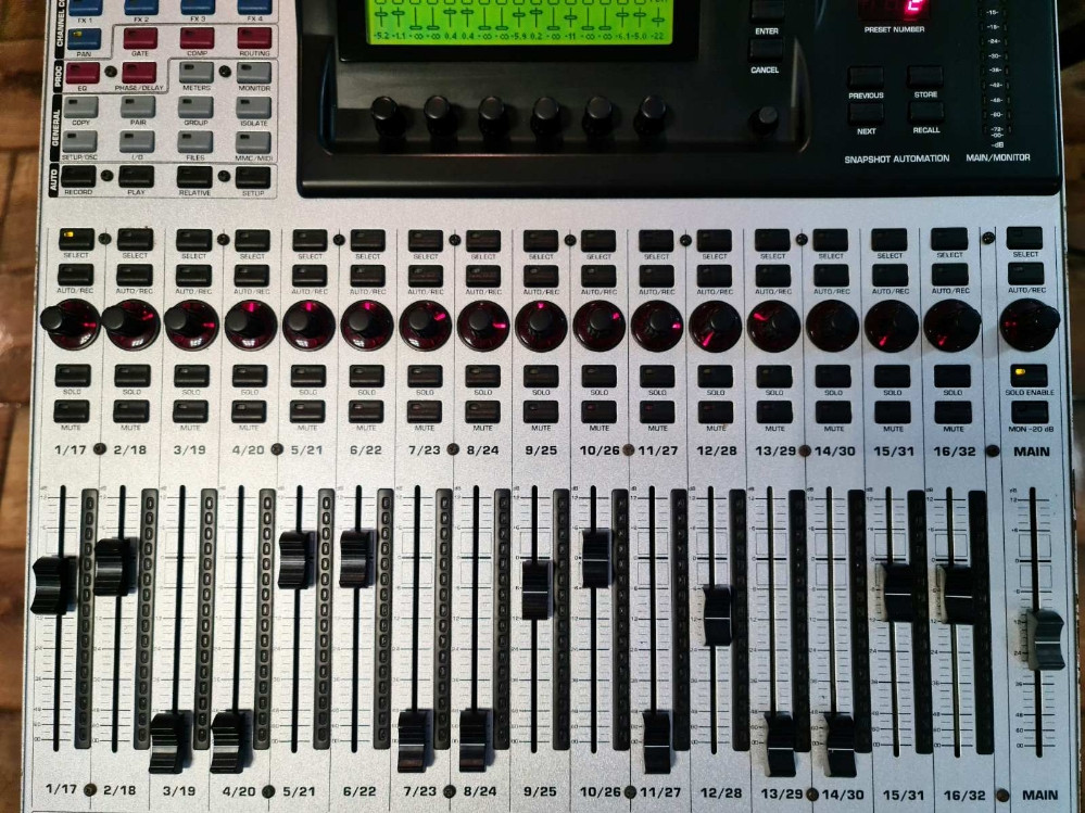 Behringer digitalna mikseta DDX3216 - Miksete - OLX.ba