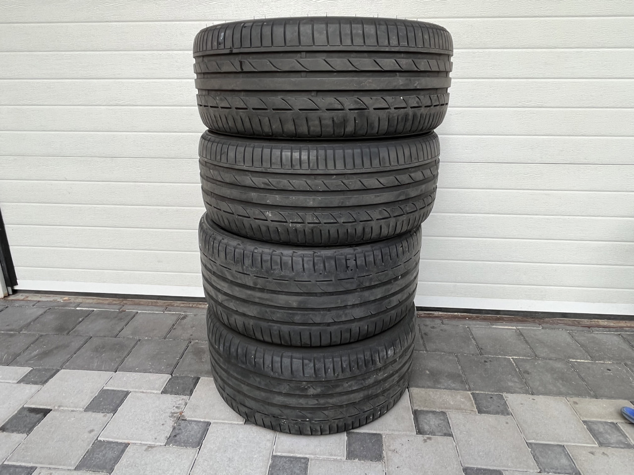 Gume Bridgestone 245/40/R20 275/35/R20 - Gume za automobile - OLX.ba