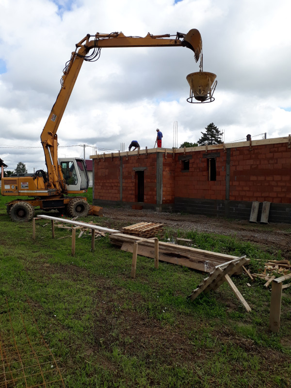 Bager tockas libher 902 - Bageri - OLX.ba