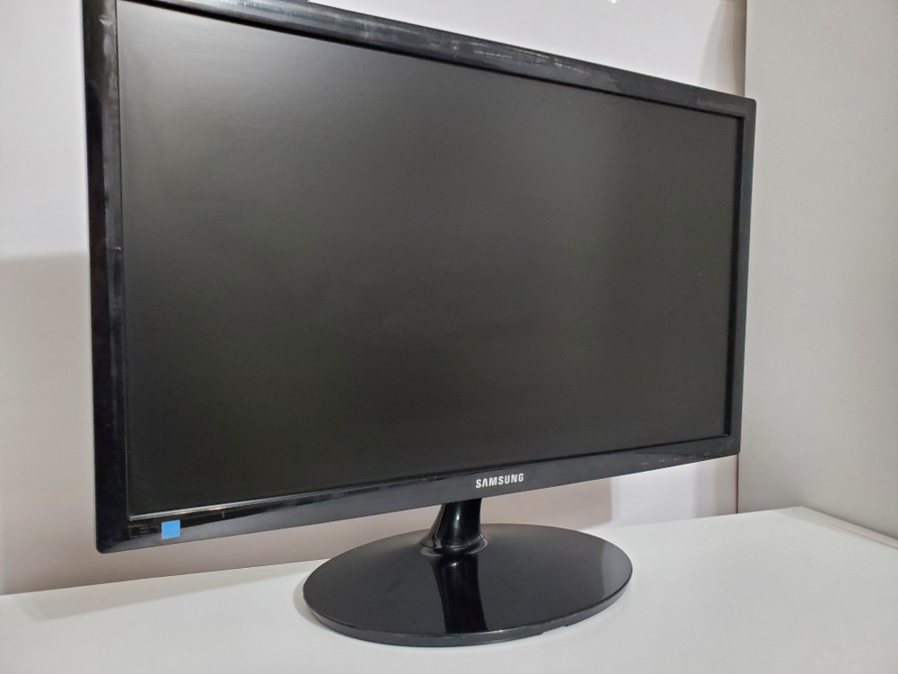 Monitor Samsung SyncMaster S22B150 Full HD 1920x1080 - Monitori - OLX.ba