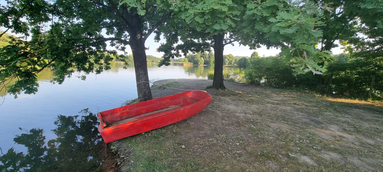 Camac od poliestera dimenzije 330x125 - Nautika - OLX.ba