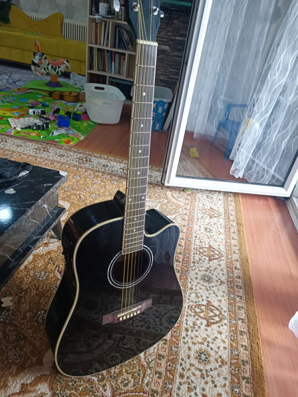 Akustična gitara - Gitara - OLX.ba