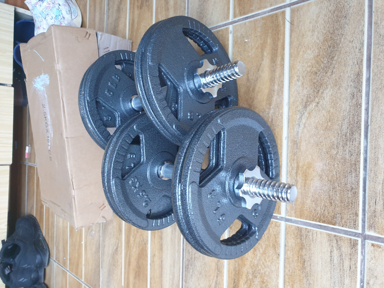 Bucice 2x11 kg - Tegovi i bučice - OLX.ba