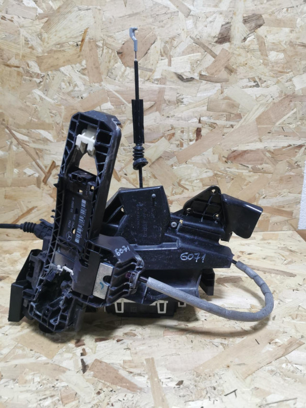 A2047203035 BRAVA VRATA PD MERCEDES C KLASA W204 > 07- - Brave i ...