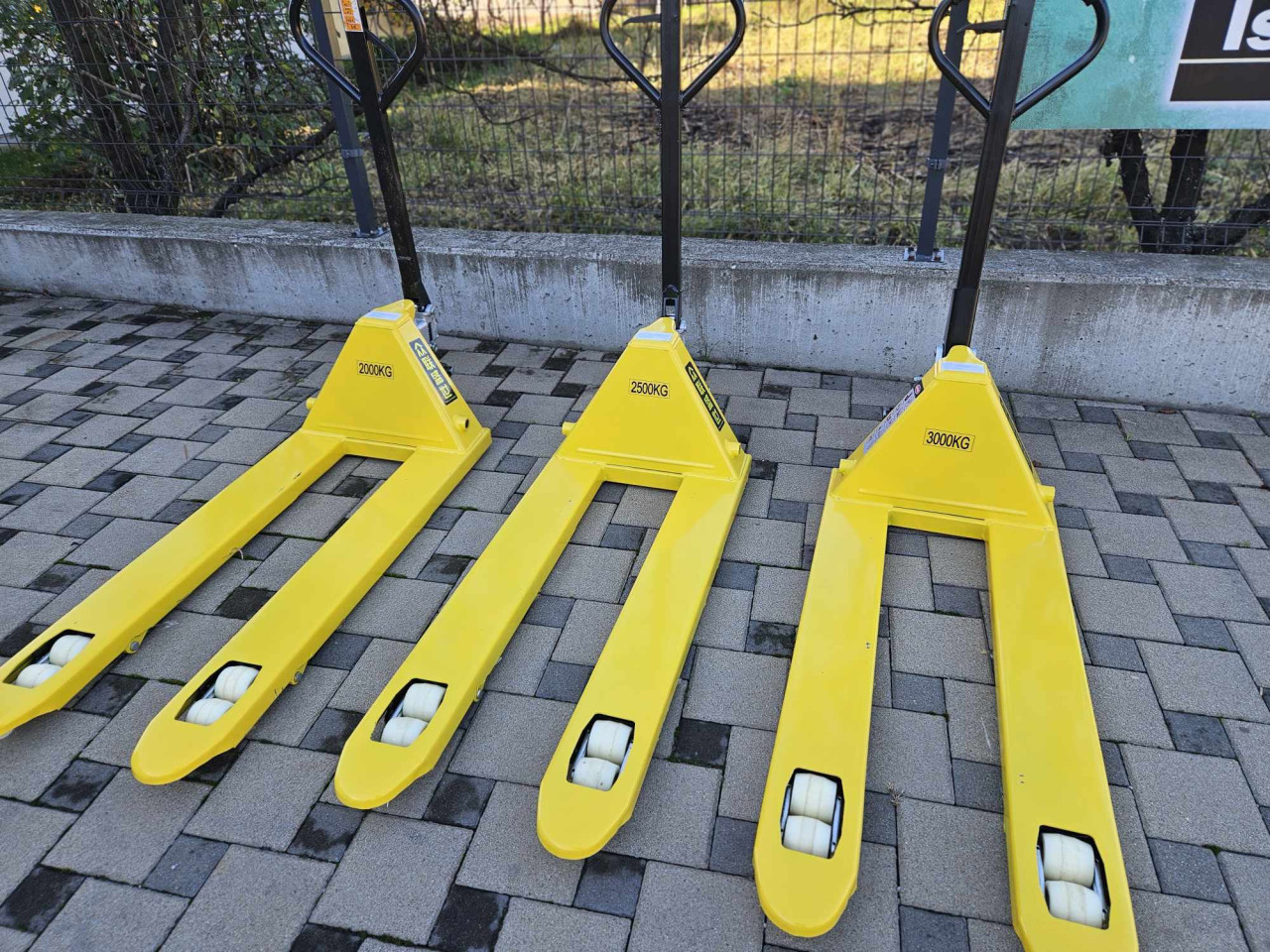 Ručni paletar viljuškar 2,5 T - Ručni paletari - OLX.ba