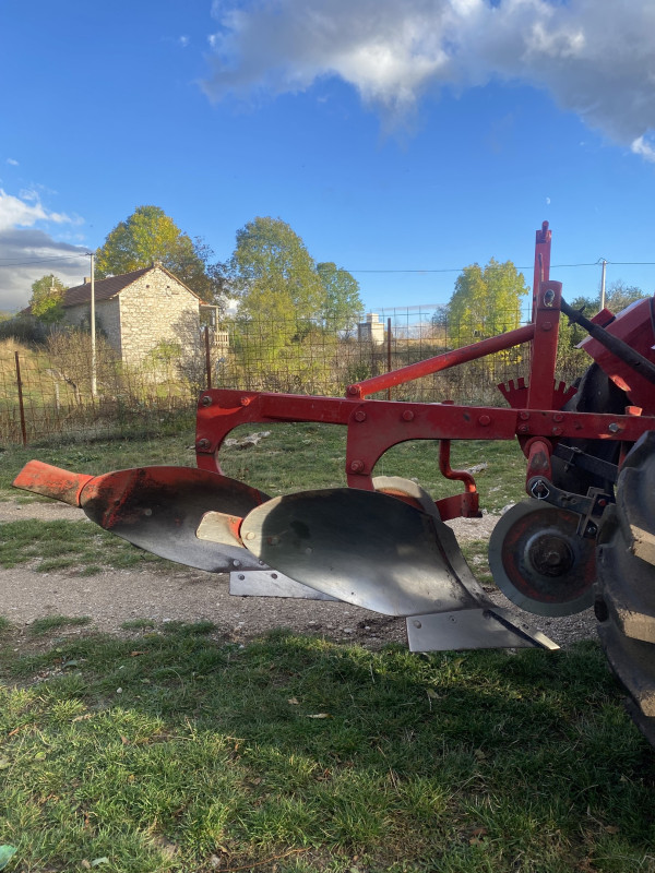 Plugovi IMT 755 niski klirens - Plugovi - OLX.ba