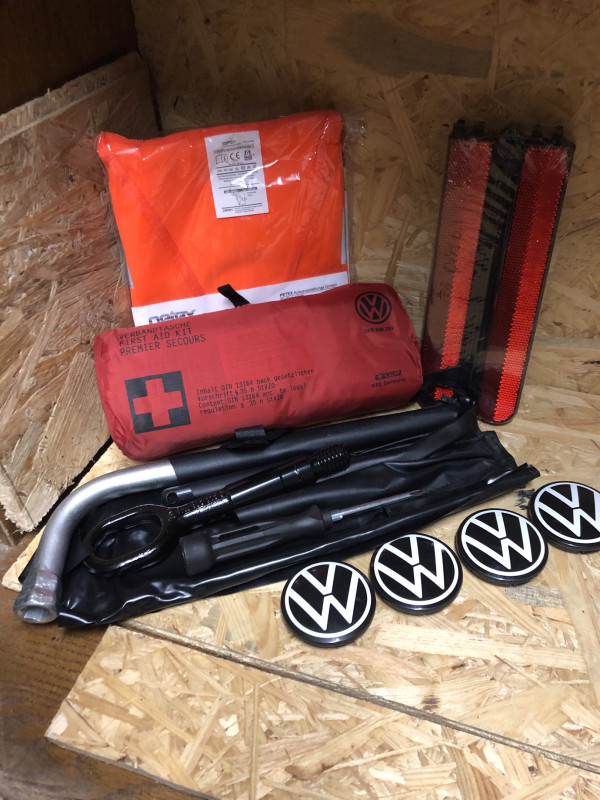 Set prva pomoc Vw originalno - Alat i pribor za automobile - OLX.ba
