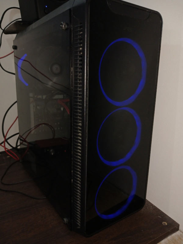 Računar- Ms Armor V700 Aquarius (free ship) - Desktop Računari - OLX.ba