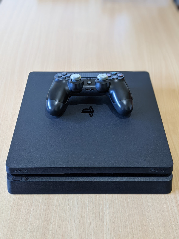 PlayStation 4 Slim (PS4 Play Station PS) PleyStation - Konzole - OLX.ba
