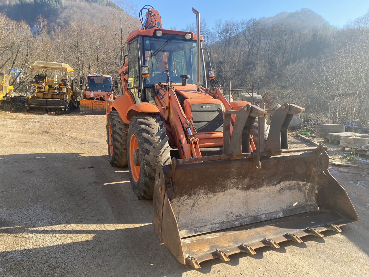 Kombinirka Bager Skip Fiat Hitachi - Bageri - OLX.ba