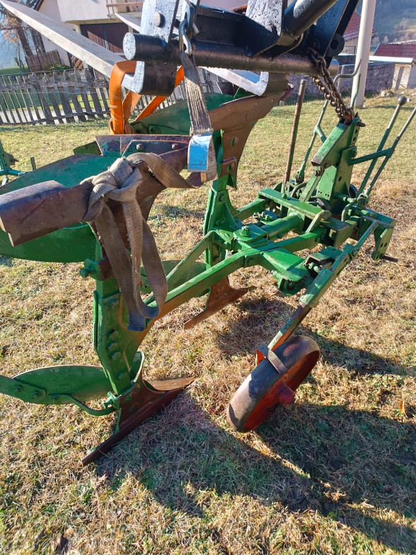 Dvobrazni plug za traktor - Plugovi - OLX.ba