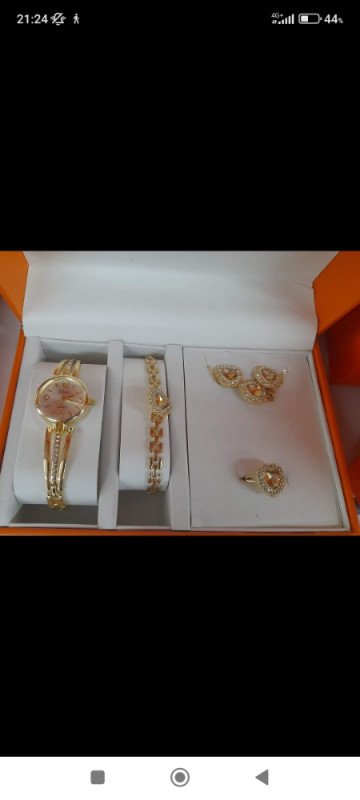 Ženski set nakita _Sat,narukvica - Prstenje - OLX.ba