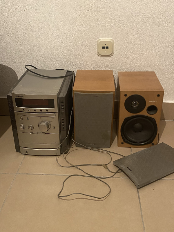 Sony muzicka linija kao nova - Muzičke linije - OLX.ba