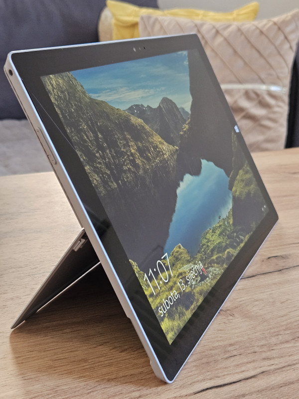 Tablet Windows Microsoft Surface Pro 3 - Tablet PCs - OLX.ba