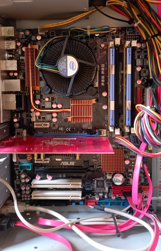 Matična ploča ASUS P5Q PRO+DDR2 4GB+E8600+kuler - Matične ploče - OLX.ba