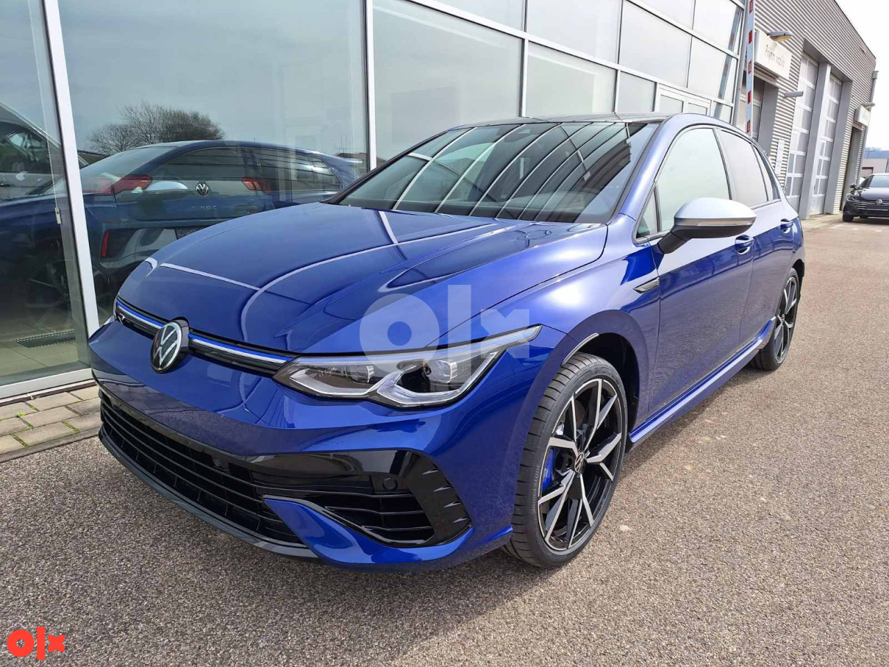 VW Golf 8 R Performance 2.0 TSI 4Motion DSG 333ks AKRAPOVIČ ...