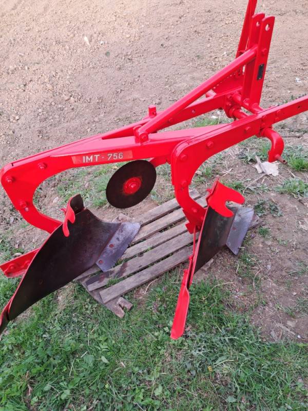 Plug imt 756 plugovi - Priključci i oprema - OLX.ba