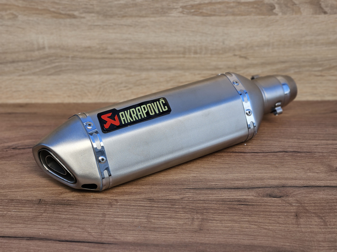 Akrapovic Auspuh slip on muffler za motor skuter 642 - Izduvni sistemi ...