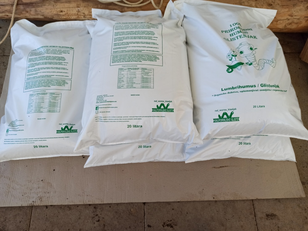 Glistenjak, humus nastao radom kalifornijske gliste - Umjetno i ...