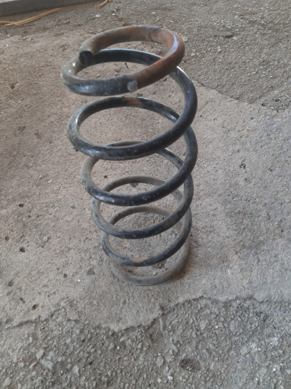 Prednja opruga golf 4 karavan - Amortizeri i opruge za automobile - OLX.ba