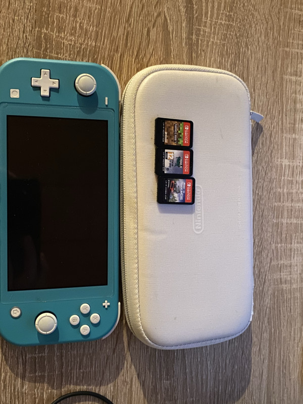 Nintendo Switch Lite + 3 Igrice + Case! - Konzole - OLX.ba