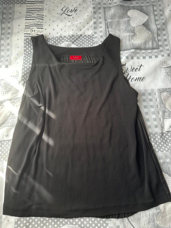 Hugo Boss majica - Majice i košulje za žene - OLX.ba