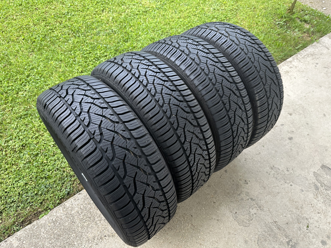 Zimske gume Barum 205/55 16 Godina 2022 - Gume za automobile - OLX.ba