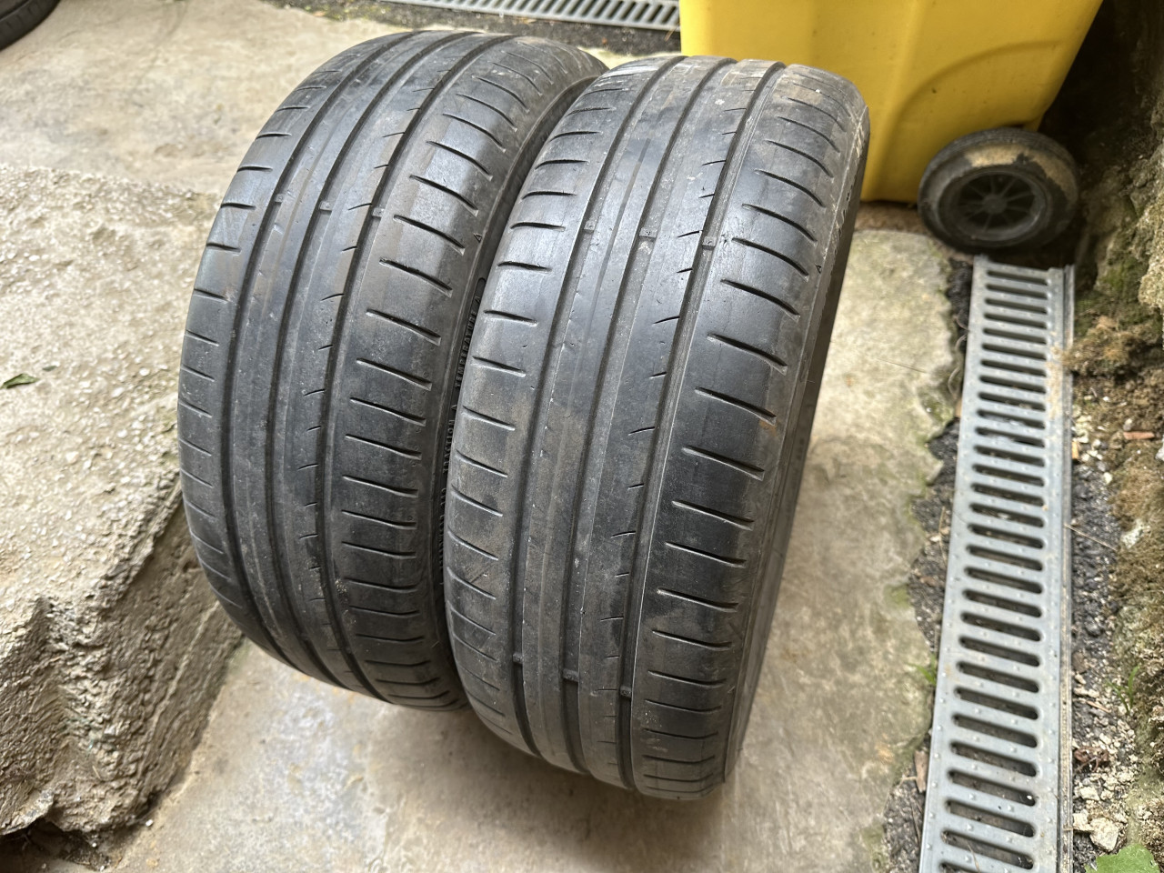 Gume 185 55 15 Dunlop R15 - Gume za automobile - OLX.ba