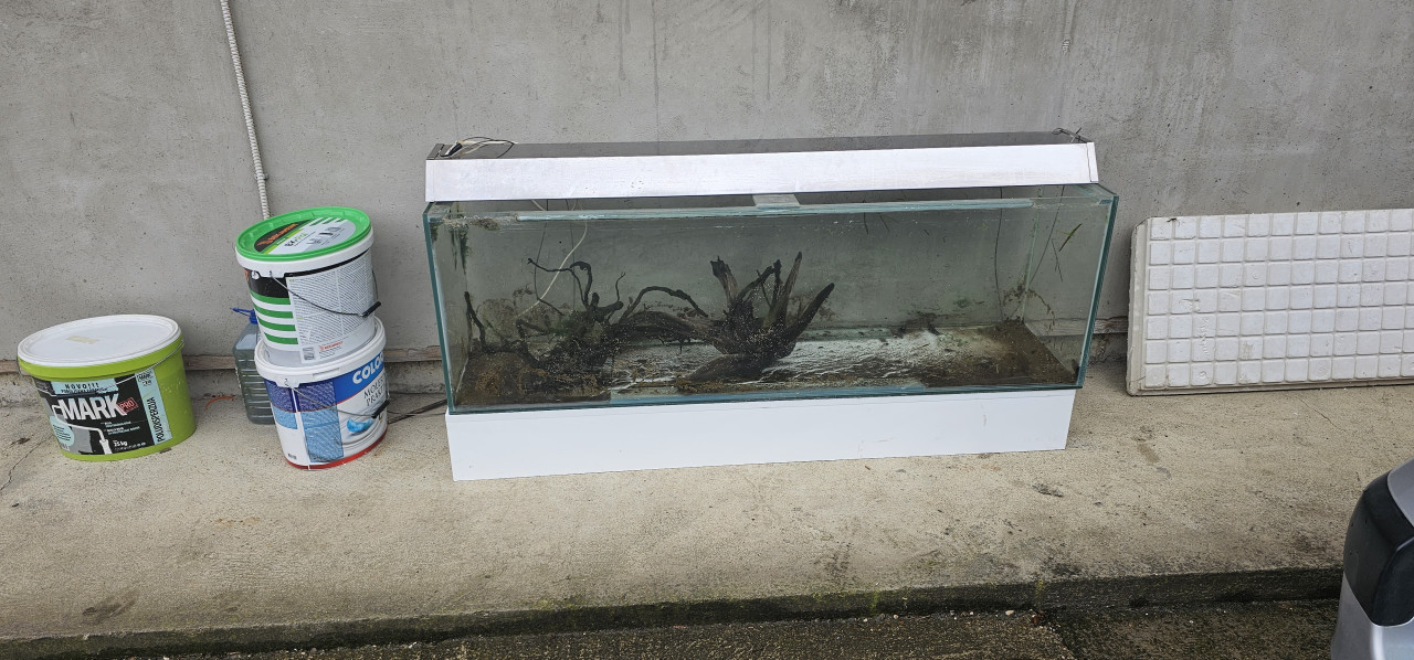 Akvarium za ribe - Akvarijumi - OLX.ba
