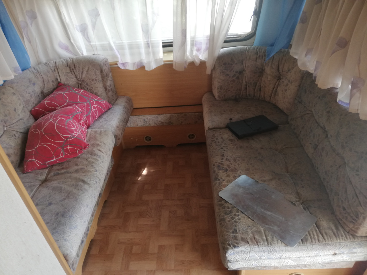 Prodajem kamp kućicu ispravka broja 065920273 - Kamp prikolice - OLX.ba