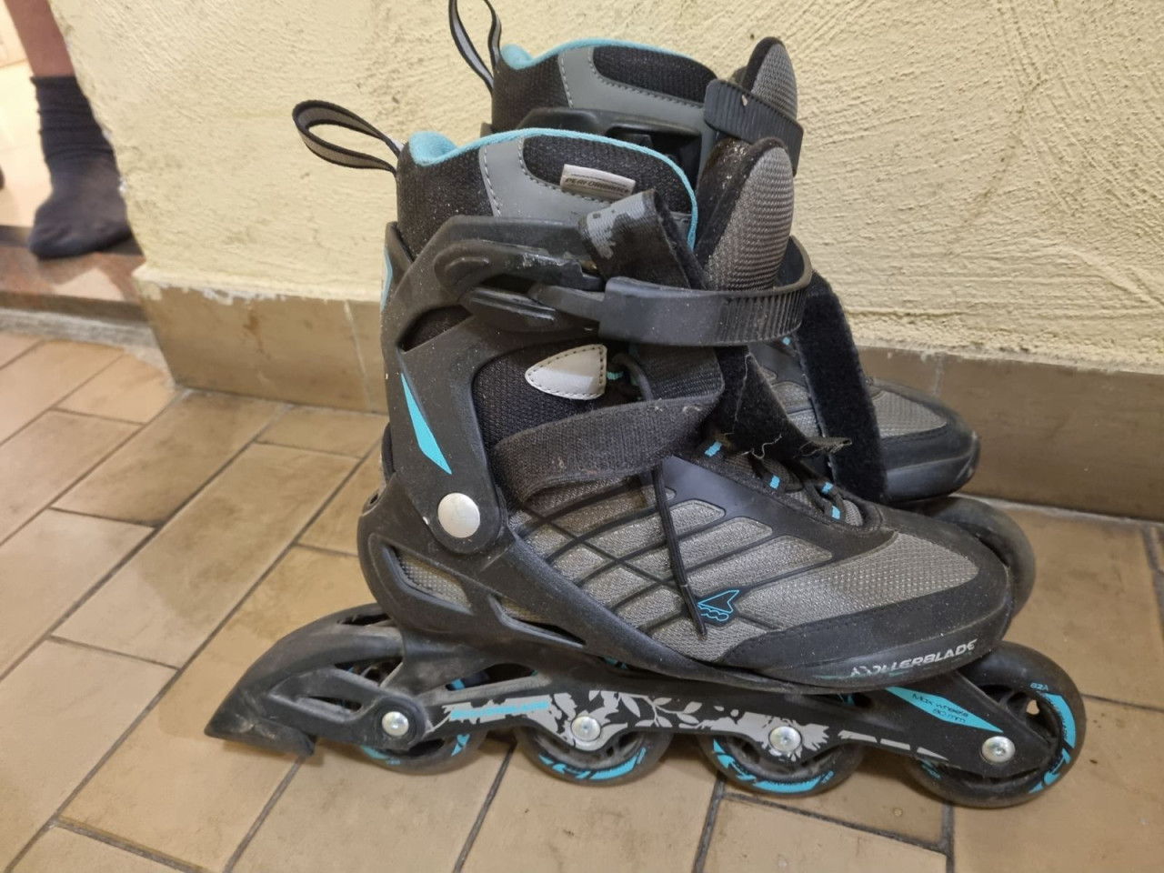 Roleri Rollerblade, br 38 / 38,5 - Roleri - OLX.ba