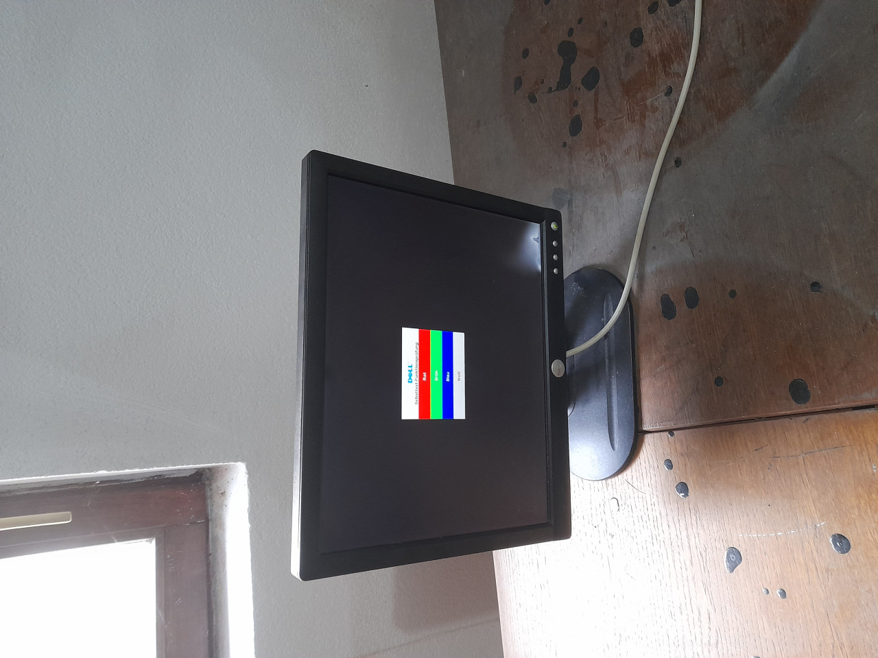 monitor za racunar DELL 16 inci - Monitori - OLX.ba