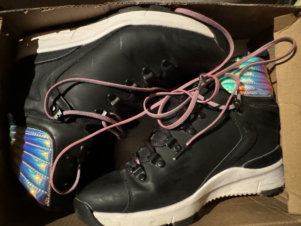 Gojzerice Nike zenske 39 broj - Tene/Patike za žene - OLX.ba