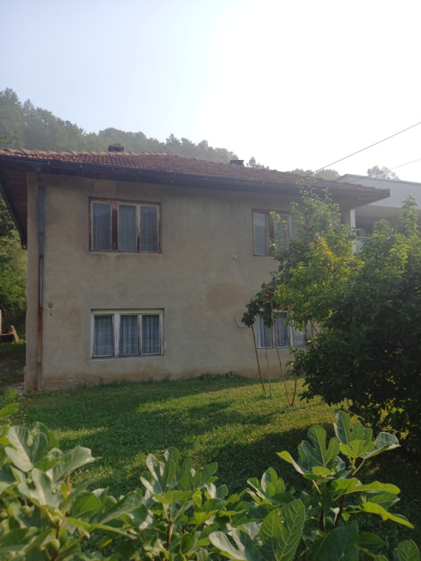 Poklanjam kuću ko hoće da je sam obori i odveze - Poklanjam (darujem ...