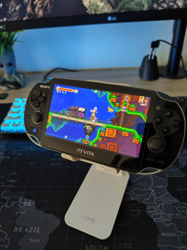 PS Vita OLED (PSV 1000) (Čipovana konzola) - Konzole - OLX.ba