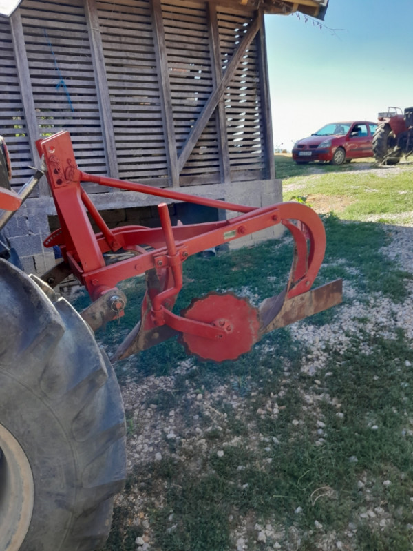 Plug,plugovi Leopard 14 coli - Plugovi - OLX.ba