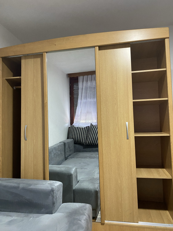 Ormar sa ogledalom - Ormari/Plakari - OLX.ba