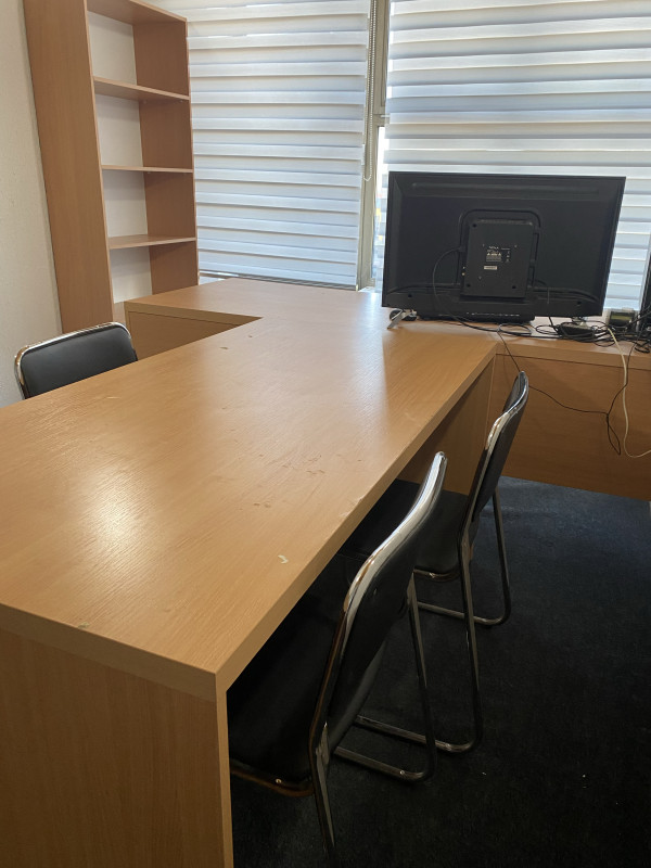 Kancelarijski / uredski namjestaj - Police i ormari - OLX.ba