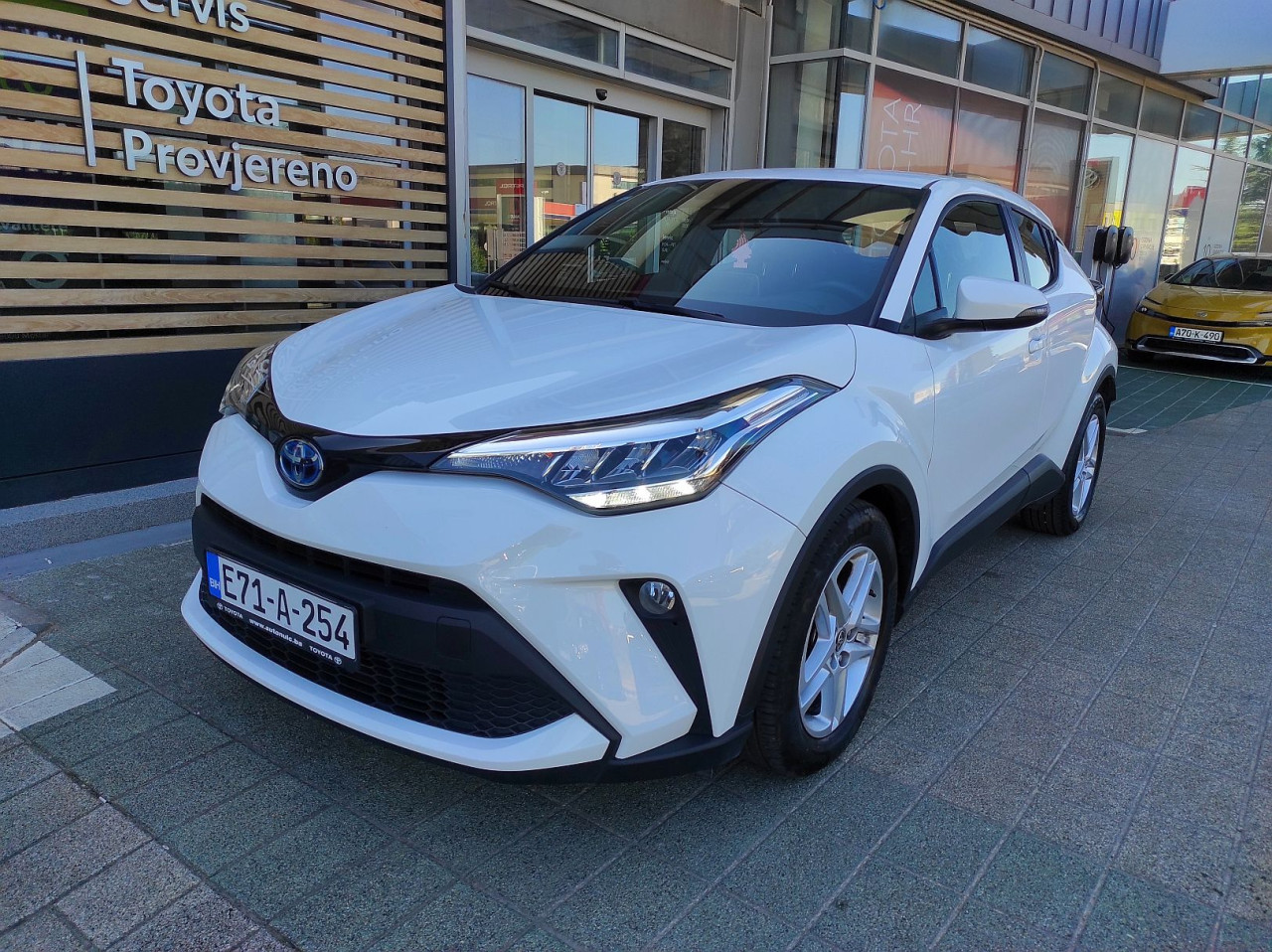 TOYOTA C-HR MC 1.8 HEV 5D E-CVT C-ENTER SMART - Automobili - OLX.ba