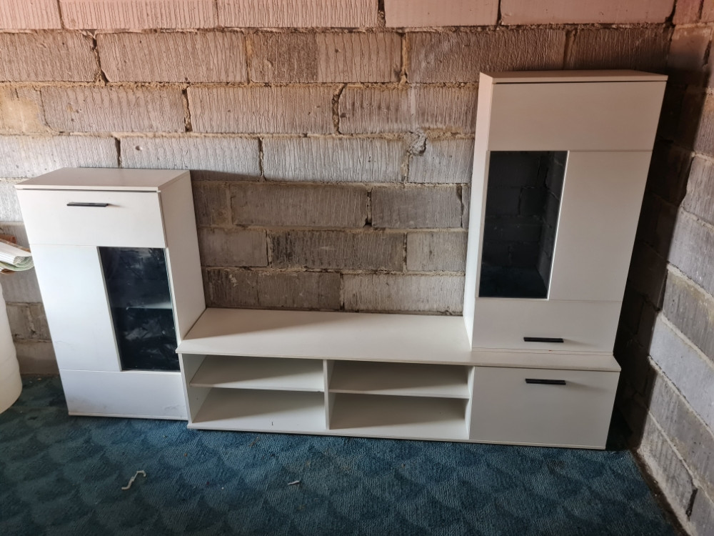 Tv regal komoda - Komode/Vitrine - OLX.ba