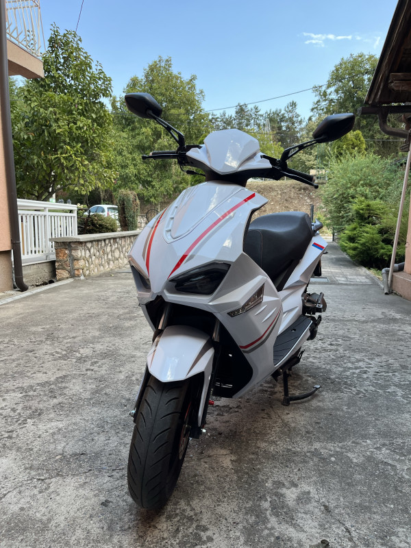 Joyrace Rocket Skuter Keeway 50 - Motocikli - OLX.ba