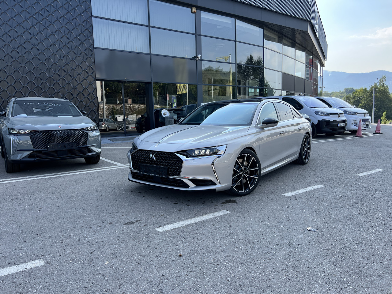 DS AUTOMOVILES DS9 1.6 PLUG-IN HYBRID 4x4 360 KS OPERA - Automobili ...