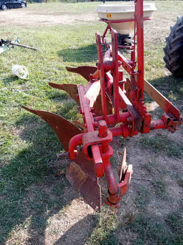 Plug IMT 12 col trobrazni - Plugovi - OLX.ba